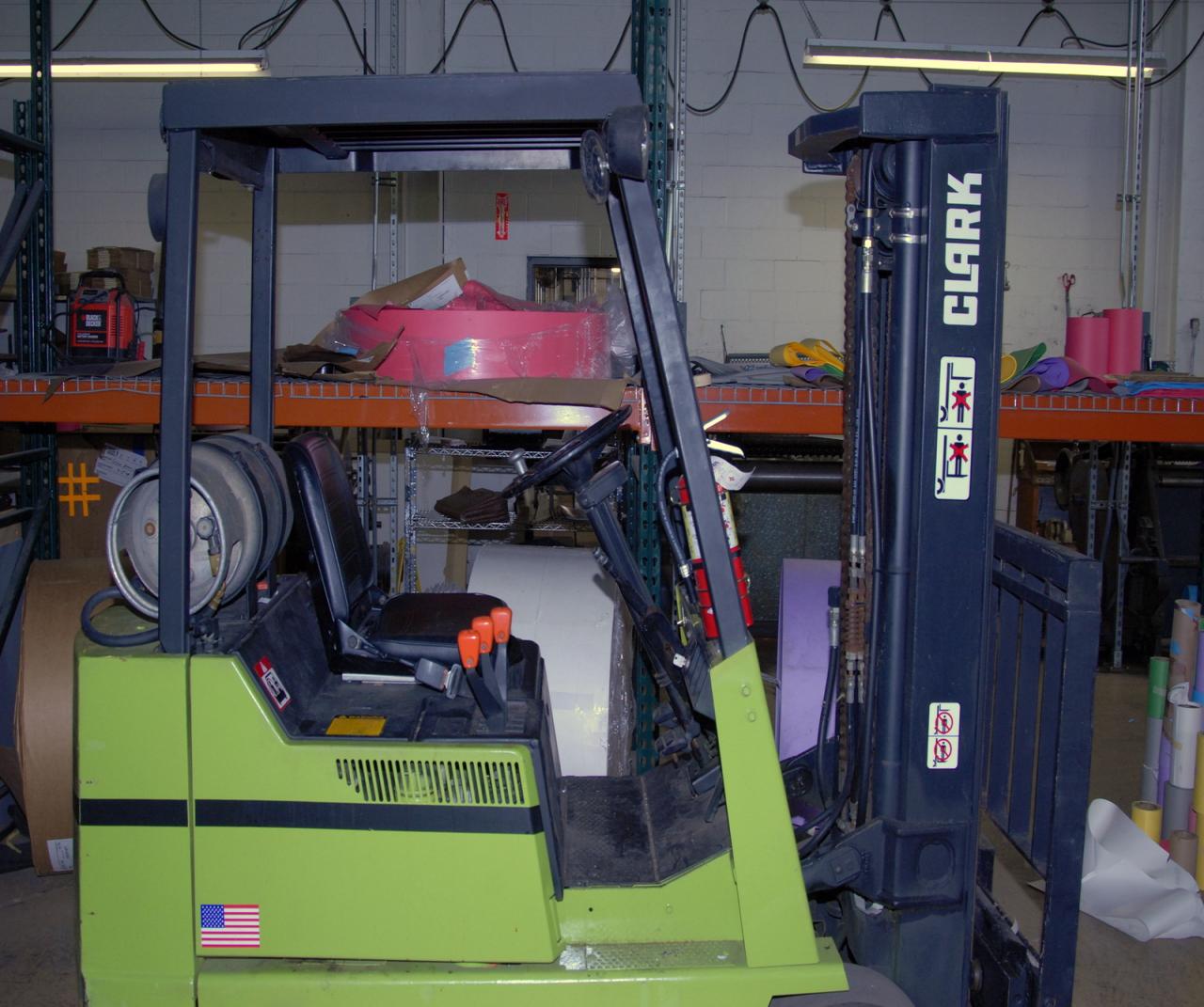 Lot #12: Clark Propane 4000 lb Forklift GCX-20-E. ONLY 54 HOURS. - WireBids